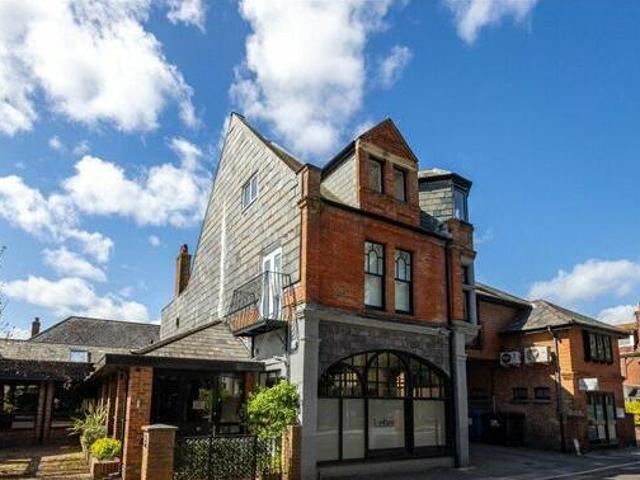 1 Bedroom Flat For Sale In Canford Cliffs, Poole