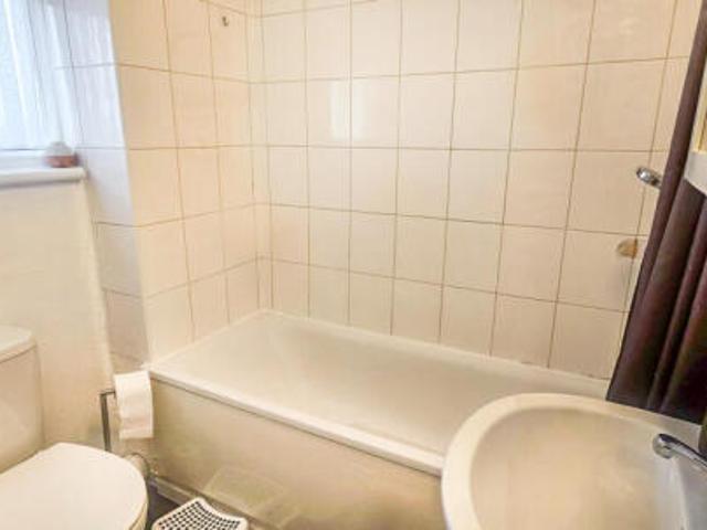1 bedroom flat for sale in Canning Town, London, E16