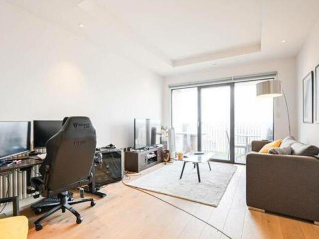 1 Bedroom Flat For Sale In Canning Town, London
