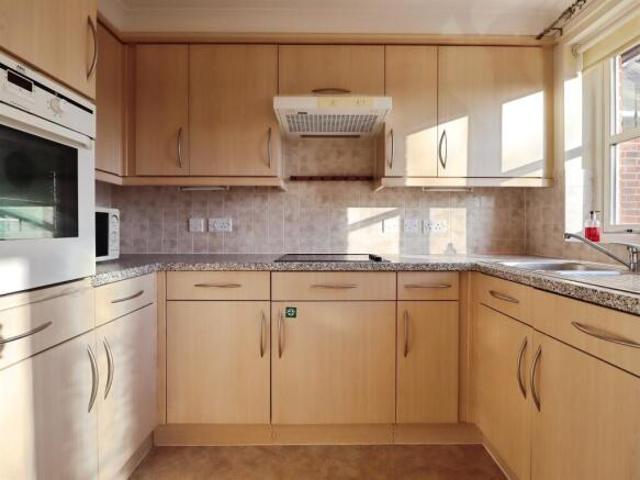 1 bedroom flat for sale in Cardiff Road, Llandaff, CARDIFF, CF5