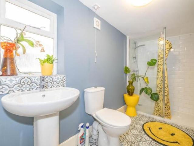 1 bedroom flat for sale in Castle Hill Avenue, Folkestone, Kent, CT20