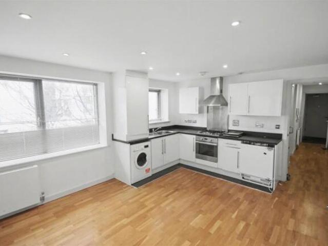 1 bedroom flat for sale in Castle Lane, Bedford, MK40