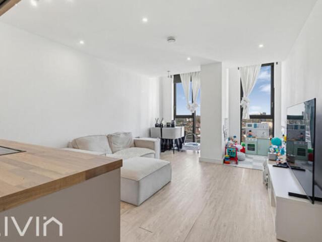 1 bedroom flat for sale in Centrillion Point, Croydon, CR0