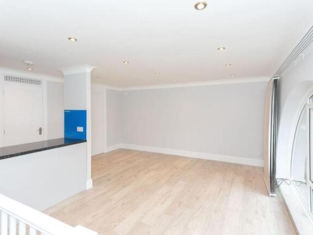 1 bedroom flat for sale in Cedar Wood Drive, Watford, WD25