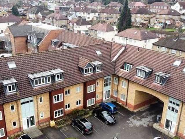 1 bedroom flat for sale in Chairborough Road High Wycombe HP12