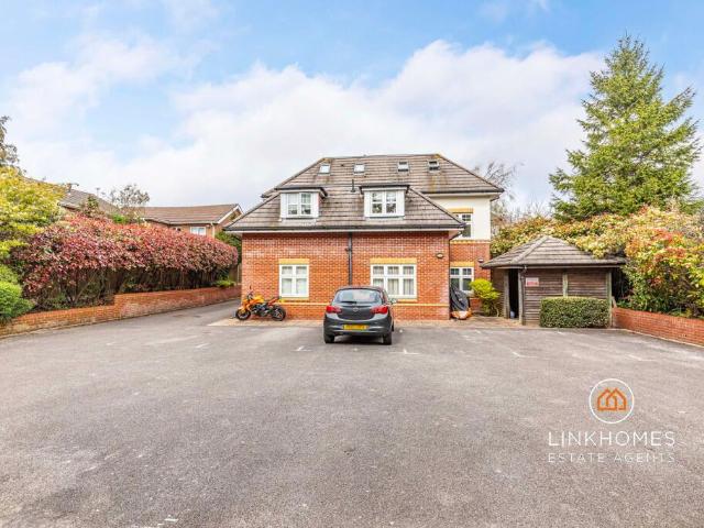 1 bedroom flat for sale in Langley Road, Poole, BH14