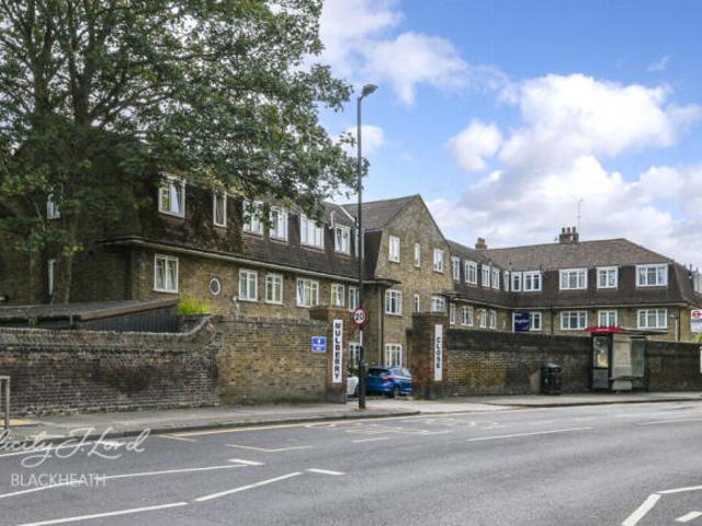 1 bedroom flat for sale in Charlton Park Road, London, SE7