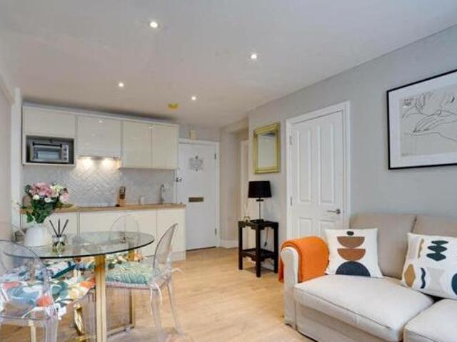 1 Bedroom Flat For Sale In Chelsea, London
