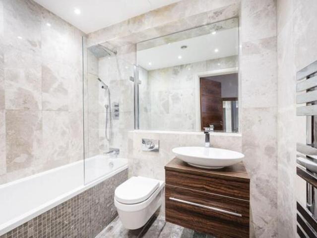 1 bedroom flat for sale in Cheltenham House, Commercial Road, Whitechapel, London, E1