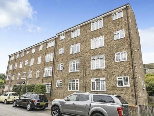 1 Bedroom Flat For Sale In Chessington