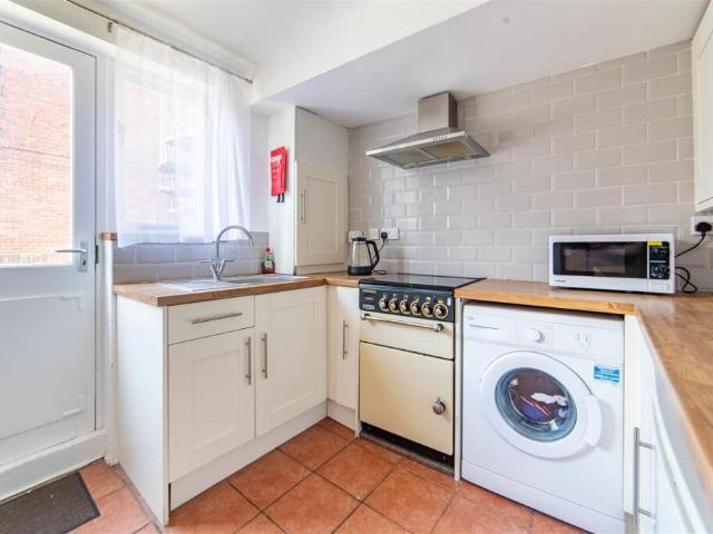 1 bedroom flat for sale in Chillingham Road, Newcastle Upon Tyne, NE6
