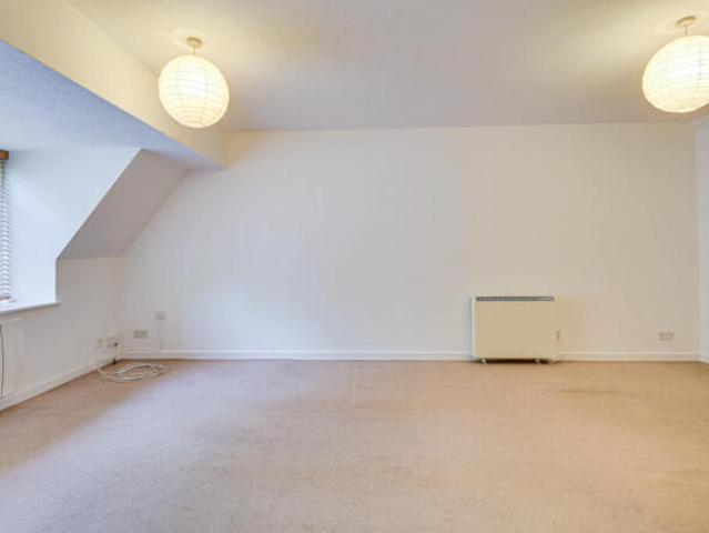1 bedroom flat for sale in Christchurch Close, St Albans, AL3