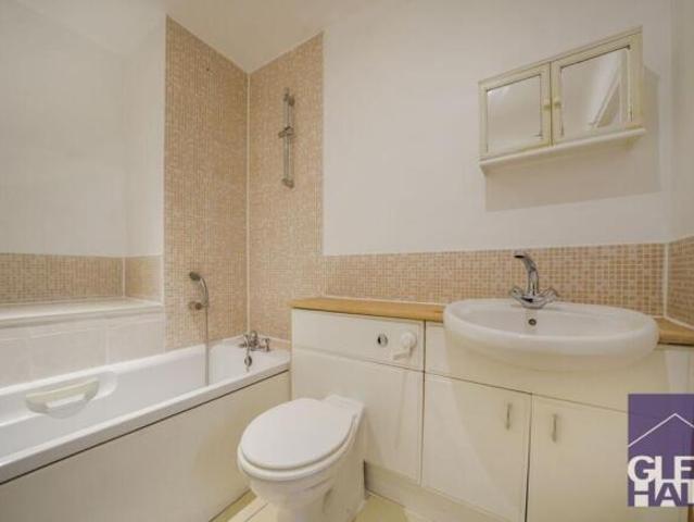 1 bedroom flat for sale in Constable Close, Aldermen Court, N11