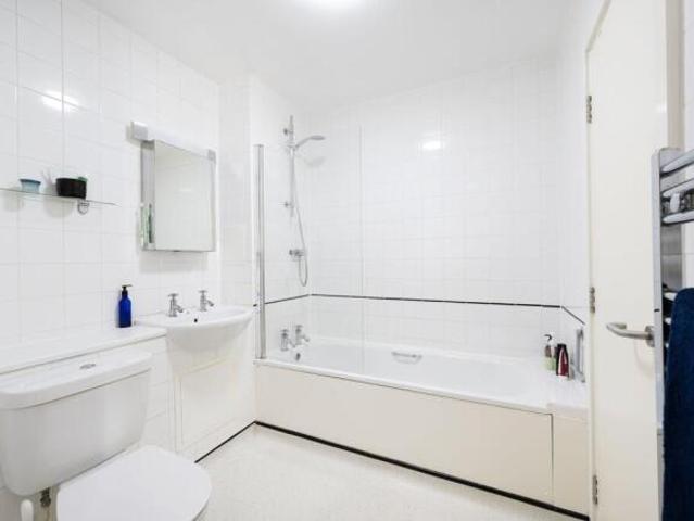 1 bedroom flat for sale in Collent Street, Hackney, London, E9