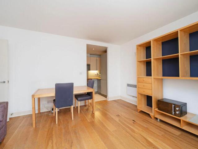 1 bedroom flat for sale in Cornell Building, Aldgate, London, E1