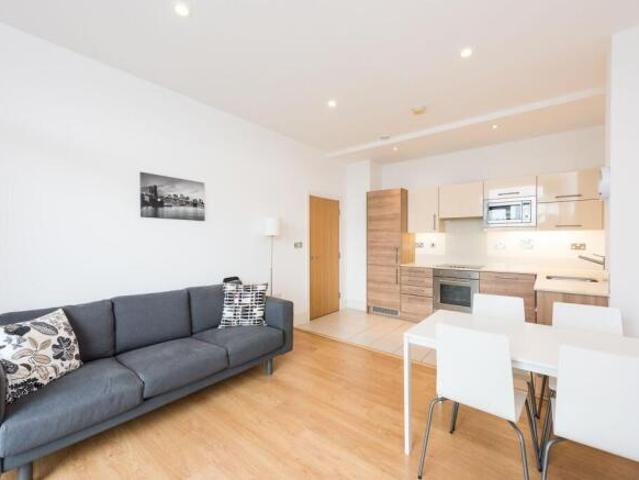 1 bedroom flat for sale in Cornell Square, Vauxhall, London, SW8