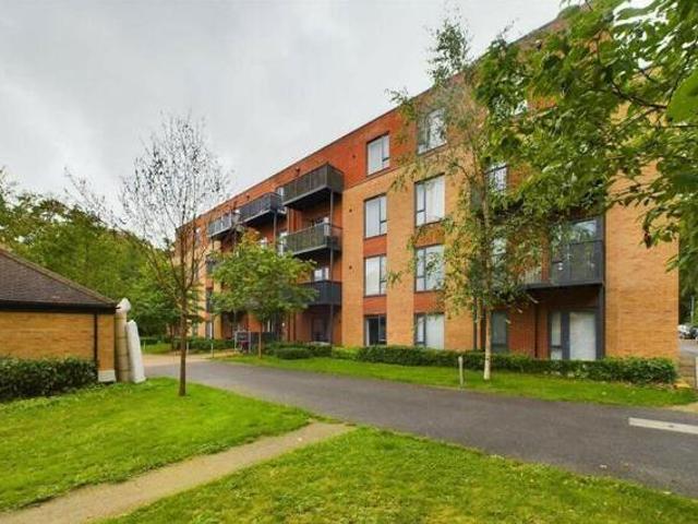 1 Bedroom Flat For Sale In Coulsdon, Surrey