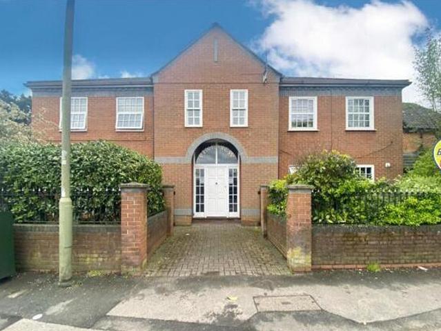 1 Bedroom Flat For Sale In Cove Road, Farnborough