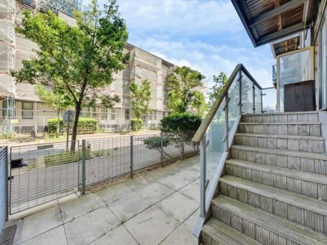 1 bedroom flat for sale in Clovelly Place, Greenhithe, Kent, DA9