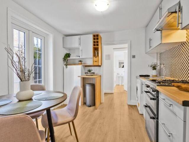 1 bedroom flat for sale in Claxton Grove, W6