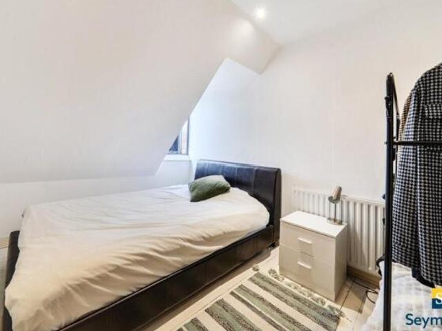 1 bedroom flat for sale in Clandon Road, Guildford, Surrey, GU1