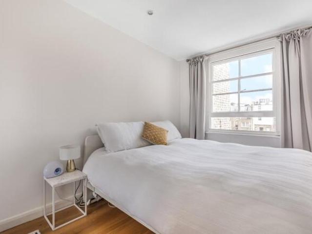 1 bedroom flat for sale in Clanricarde Gardens, London, W2