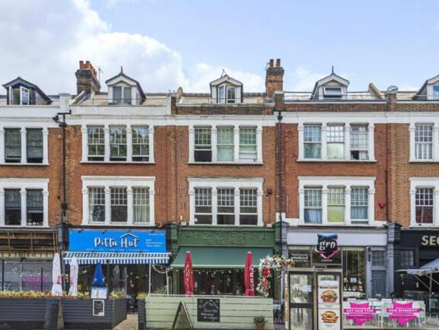 1 bedroom flat for sale in Clapham Common South Side, London, SW4