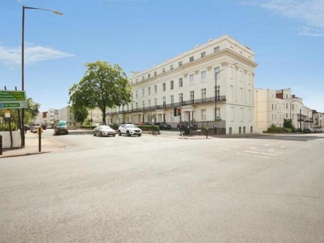 1 bedroom flat for sale in Clarence Terrace, Leamington Spa, CV32