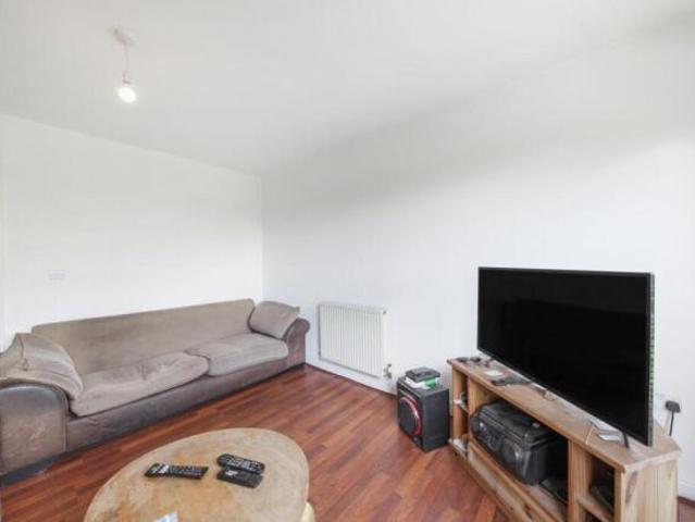 1 bedroom flat for sale in Clarke Close, Croydon, CR0
