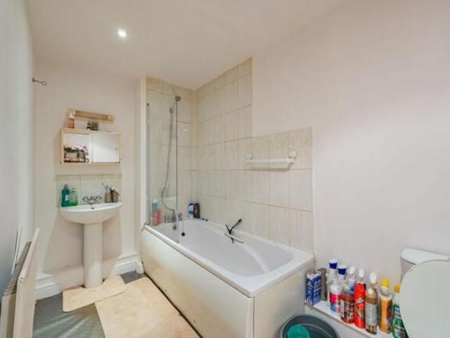 1 bedroom flat for sale in Crown Close, Winkfield Road, London, N22, Wood Green, London, N22