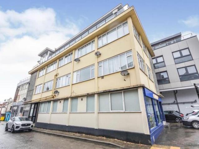 1 bedroom flat for sale in Crown Street, Brentwood, CM14