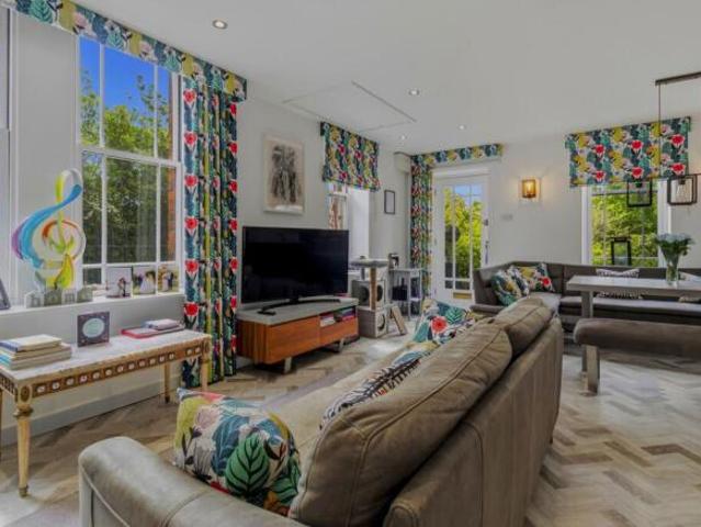 1 bedroom flat for sale in Crookbarrow Road, Norton, WR5
