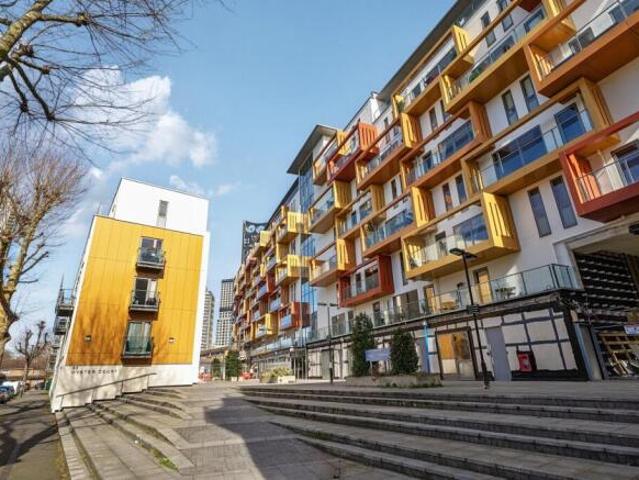 1 bedroom flat for sale in Crampton Street, Walworth, London, SE17