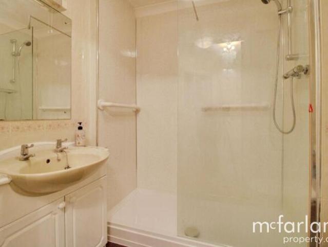 1 bedroom flat for sale in Cricklade Street, Swindon, SN1