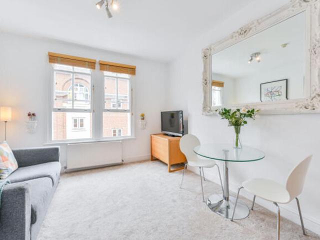 1 bedroom flat for sale in Daventry Street, Marylebone, London, NW1