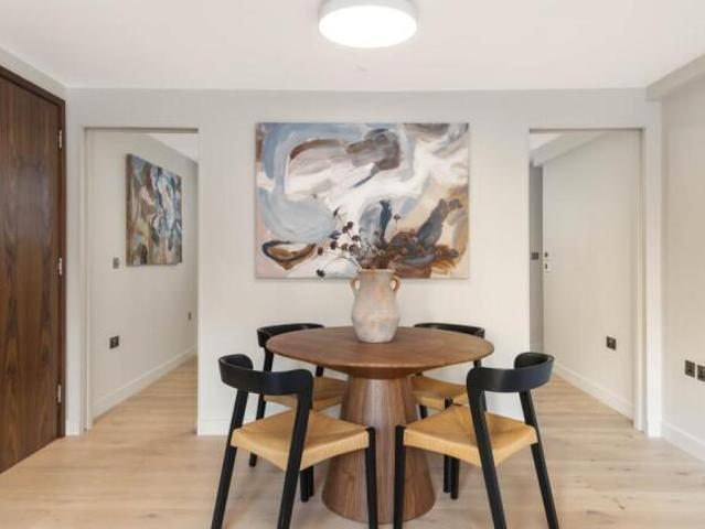 1 bedroom flat for sale in Dilke Street, London SW3