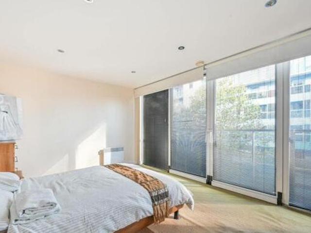 1 Bedroom Flat For Sale In Docklands