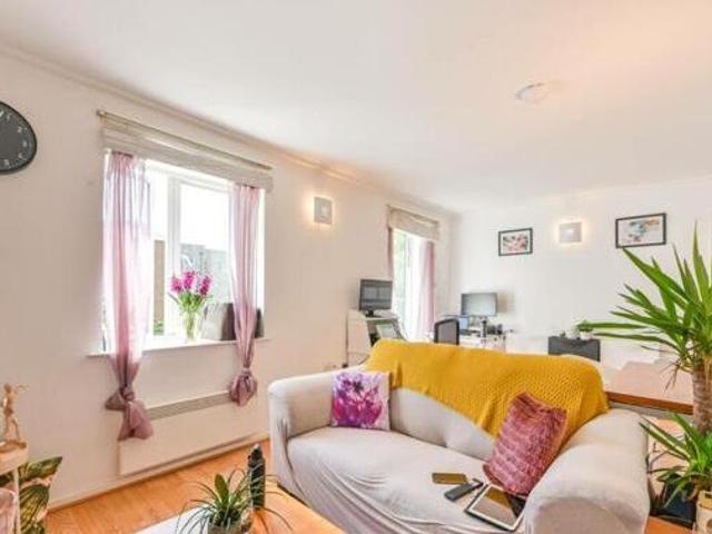 1 Bedroom Flat For Sale In Docklands, London