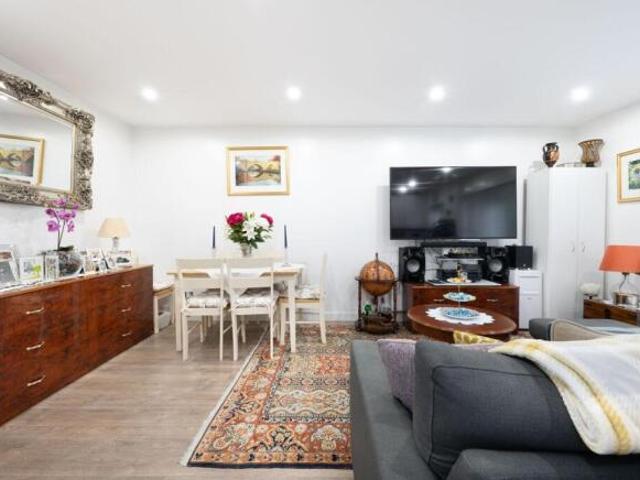 1 bedroom flat for sale in Dollis Hill Lane, Gladstone Park, London, NW2