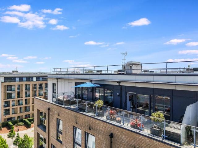 1 bedroom flat for sale in Dunn Side, Marconi Evolution, Chelmsford, CM1