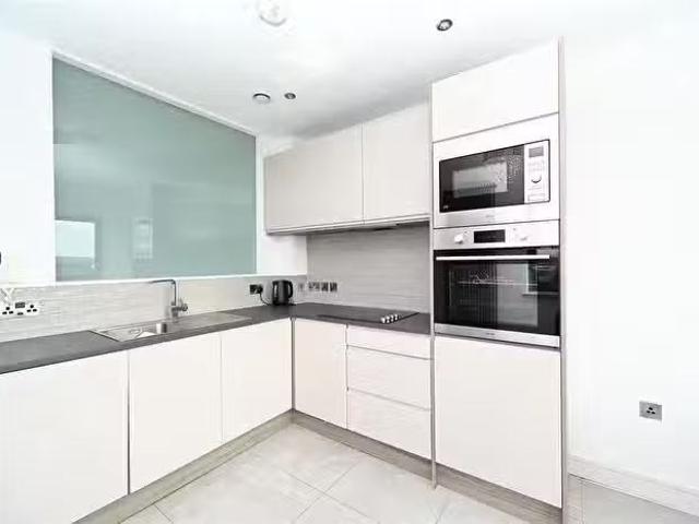 1 Bedroom Flat For Sale In Dublin Road, Belfast, BT2