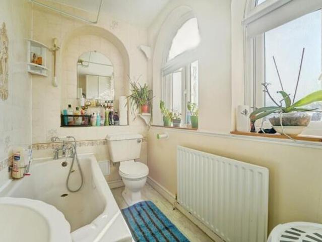 1 bedroom flat for sale in Duckmill Crescent, Bedford, MK42
