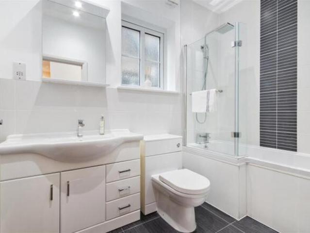 1 bedroom flat for sale in Durham Road, West Wimbledon, SW20