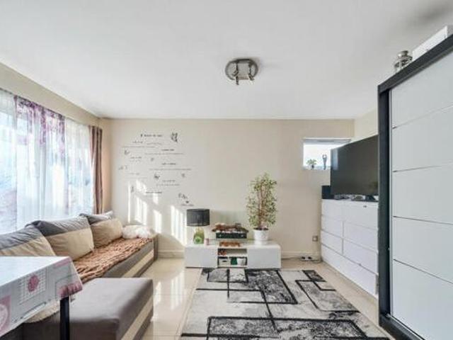 1 Bedroom Flat For Sale In Ealing