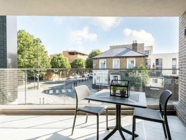 1 bedroom flat for sale in East Hill, Wandsworth, SW18