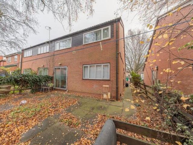 1 bedroom flat for sale in Ednaston Road, Nottingham, NG7