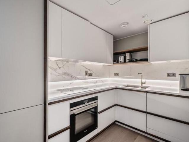1 bedroom flat for sale in Edgware Road, Little Venice, LONDON, W2