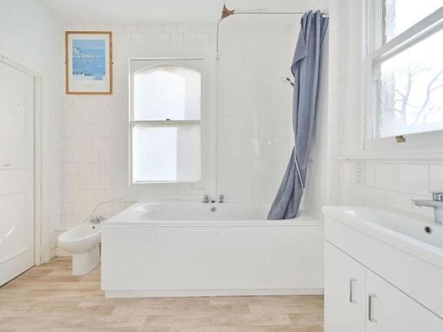 1 bedroom flat for sale in Edith Road, West Kensington, London, W14
