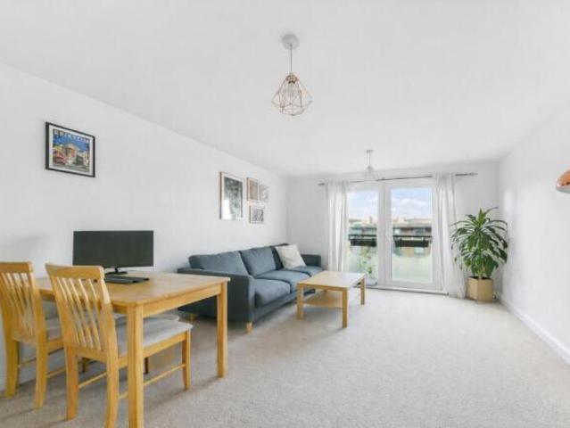 1 bedroom flat for sale in Effra Parade, London, SW2