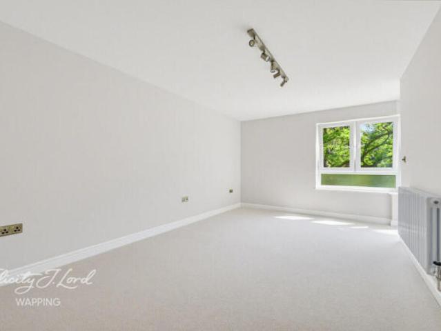 1 bedroom flat for sale in Ellen Street, London E1